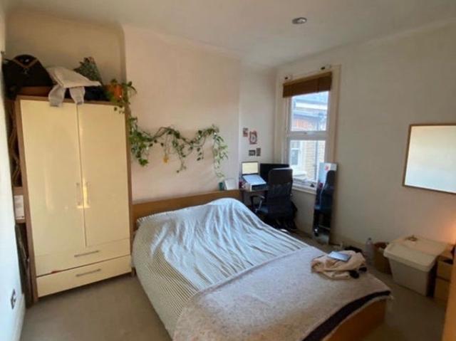 Room at Quinton Street, Greater London