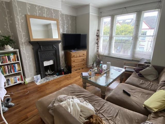 Room at Quinton Street, Greater London