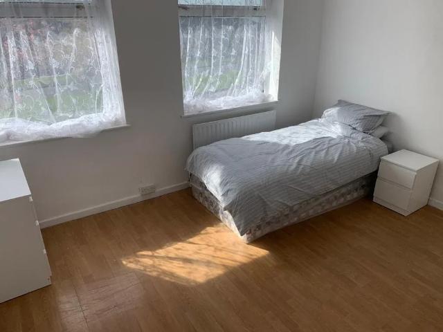 Room at Quinton Road, Birmingham