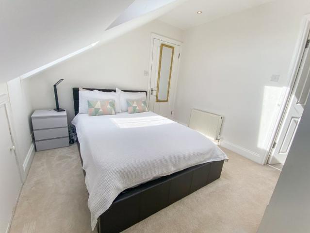 Room at Quill Lane, Greater London
