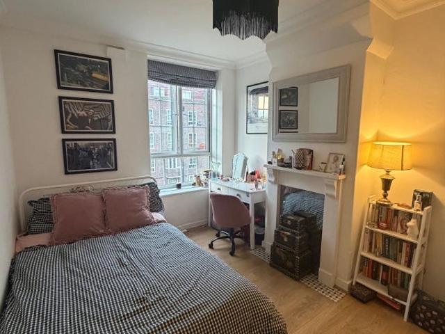 Room at Quorn Road, Greater London