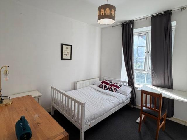 Room at Quorn Road, Greater London
