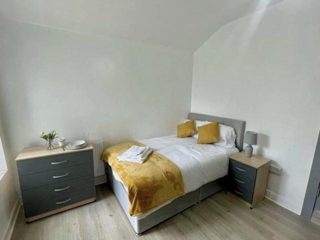 Room at Rubery Farm Grove, Birmingham