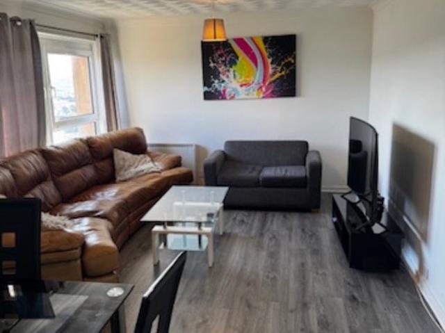 Room at Ruby Street, Glasgow