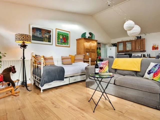 Room at Runs Bank, Bellerby