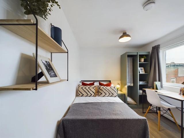 Room at Ruskin Avenue, Manchester