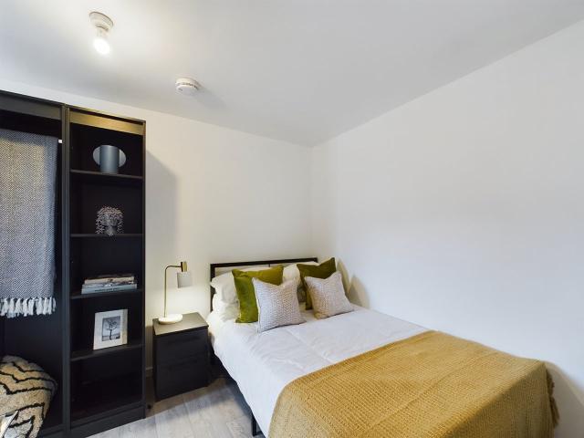Room at Ruskin Avenue, Manchester