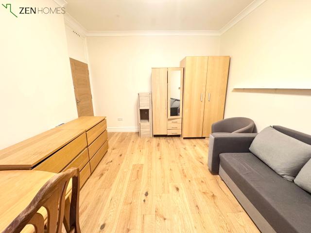 Room at Russell Avenue, Greater London