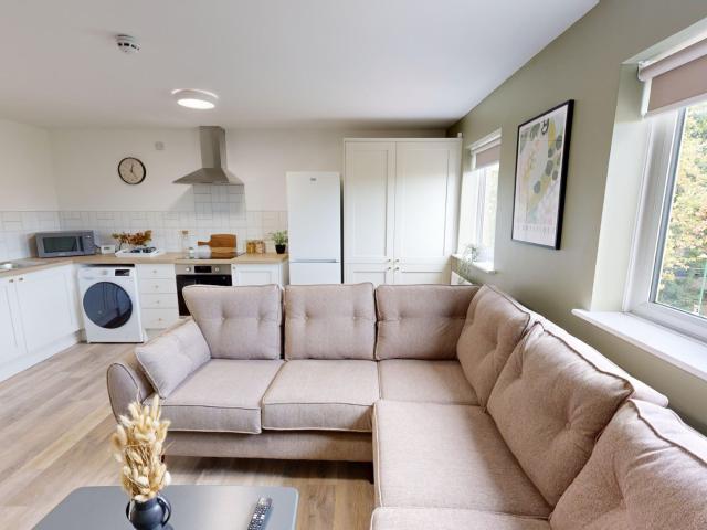Room at Russell Street, Nottingham