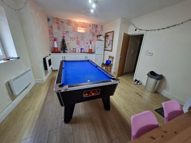Room at Russell Street, Cardiff
