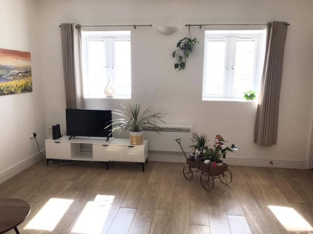 Room at Russell Street, Cardiff