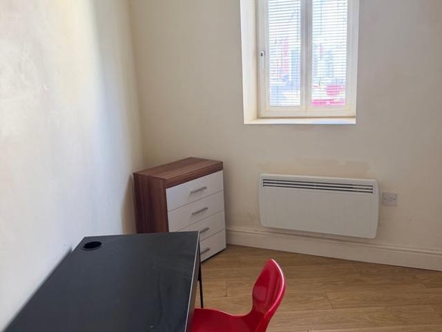 Room at Russell Street, Cardiff