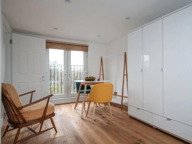 Room at Russell Road, Greater London