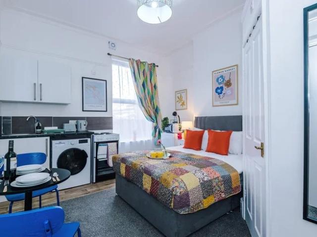 Room at Russell Terrace, Royal Leamington Spa