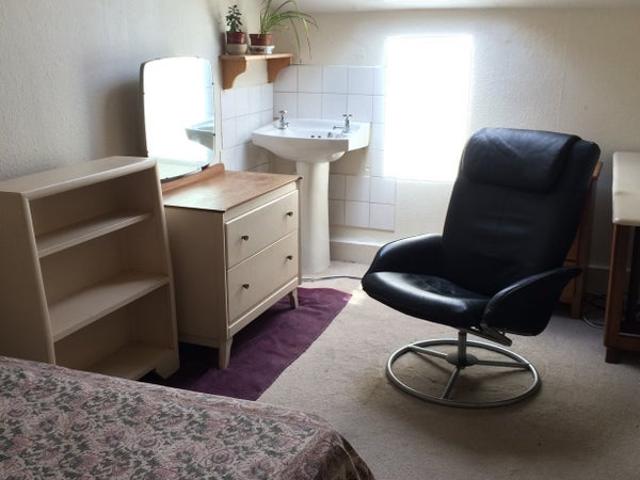 Room at Russell Terrace, Royal Leamington Spa