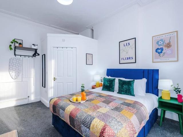 Room at Russell Terrace, Royal Leamington Spa