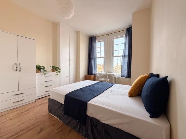 Room at Rutland Park, Greater London