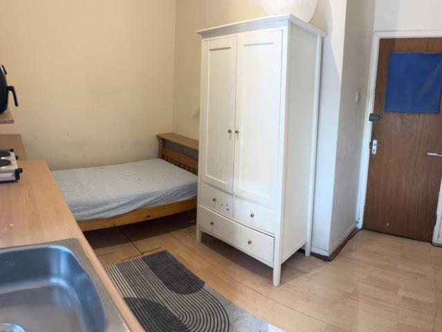 Room at Rutland Park, Greater London