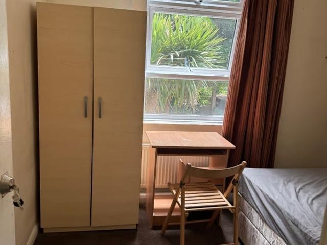 Room at Rutland Park, Greater London
