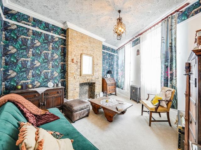 Room at Rye Lane, Greater London