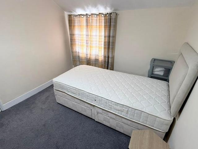Room at Rye Street, East Hertfordshire