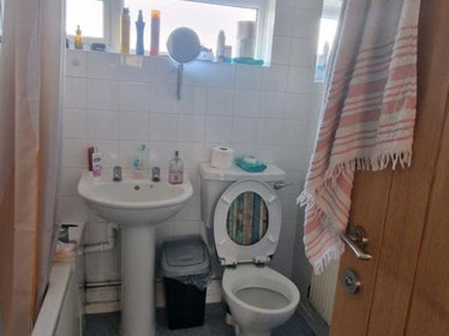 Room at Ryehill Close, Nottingham