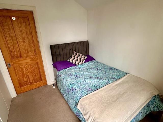 Room at Rymer Road, Greater London