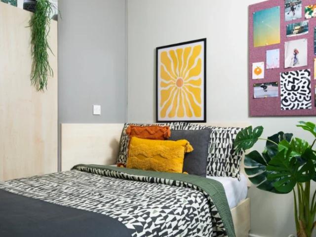 Room at Raglan Street, Coventry