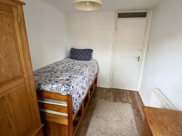 Room at Raglan Street, Glasgow