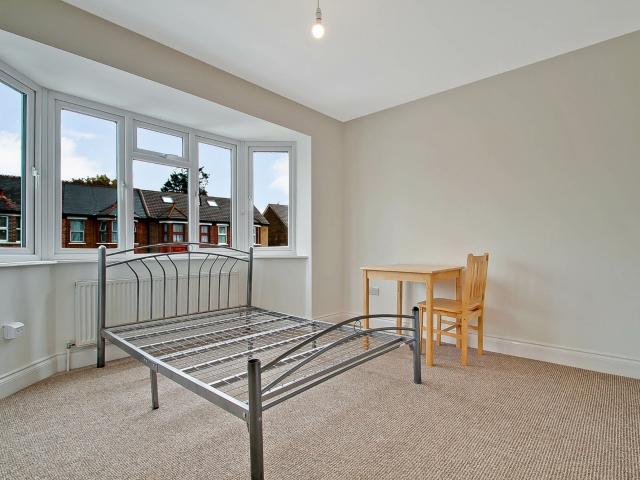 Room at Ragstone Road, Slough