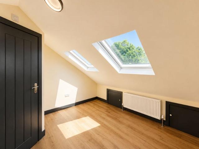 Room at Ragstone Road, Slough