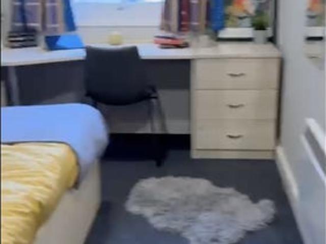 Room at Radmarsh Road, Nottingham