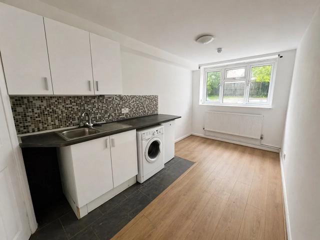 Room at Radnor Close, Greater London