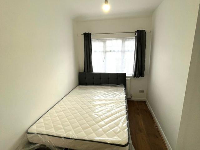 Room at Radcliffe Road, Greater London