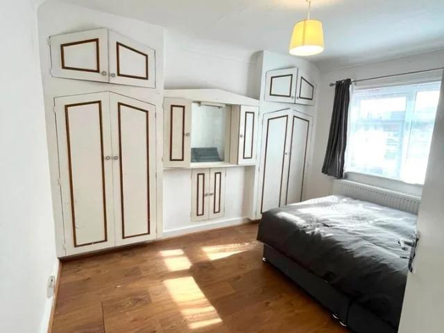 Room at Radcliffe Road, Greater London