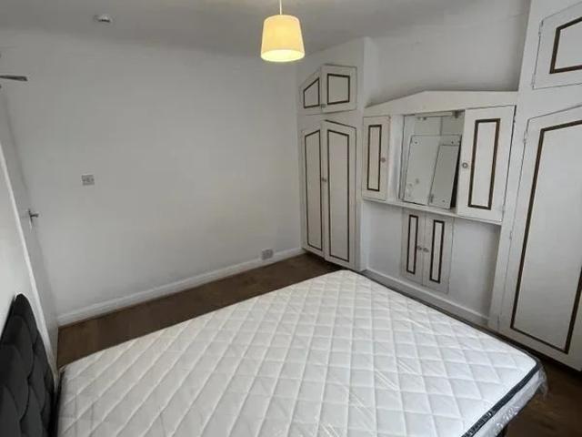 Room at Radcliffe Road, Greater London
