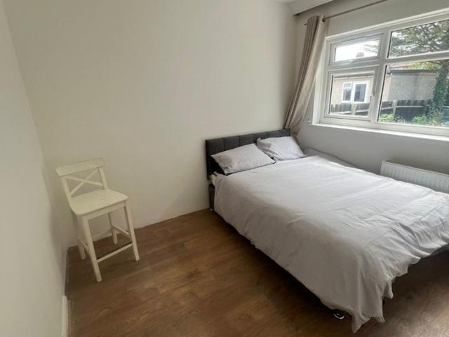 Room at Radcliffe Road, Greater London