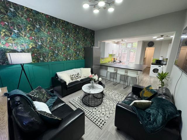 Room at Raddlebarn Road, Birmingham