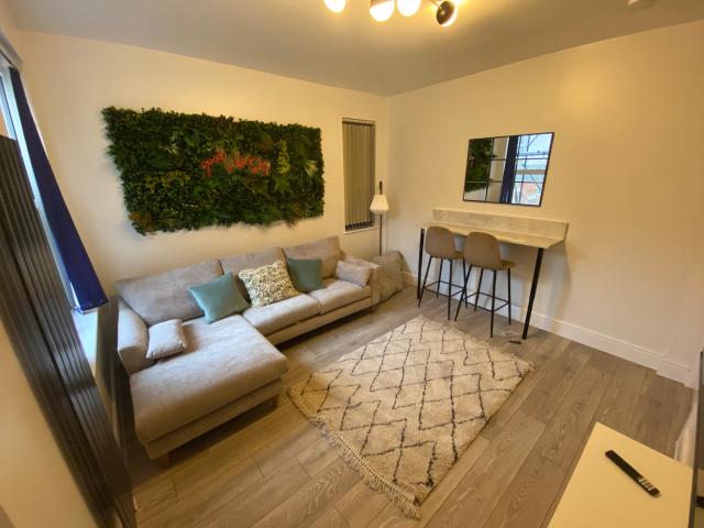 Room at Radford Boulevard, Nottingham
