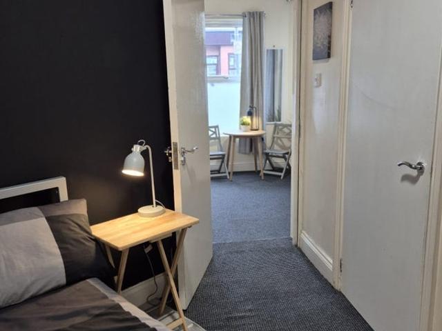 Room at Radford Road, Nottingham