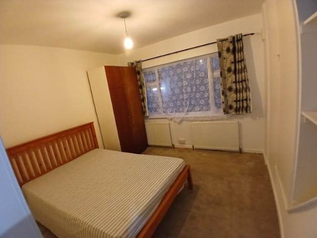 Room at Rainham Road South, Greater London