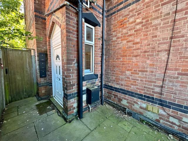 Room at Raleigh Street, Nottingham