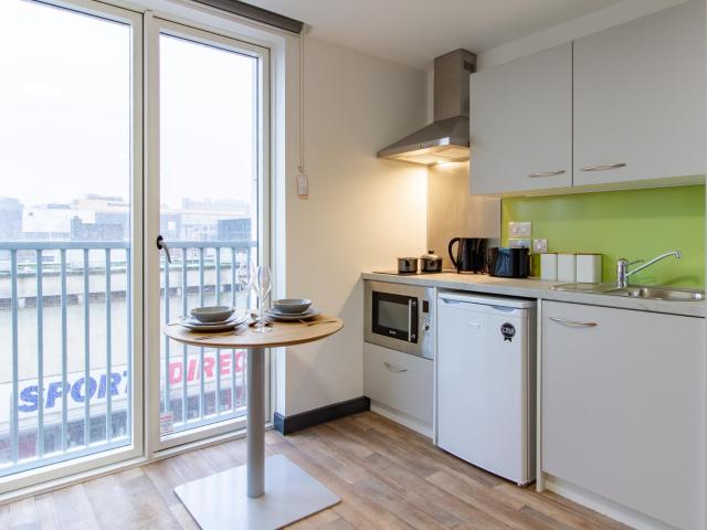 Room at Raleigh Street, Plymouth