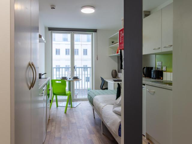 Room at Raleigh Street, Plymouth