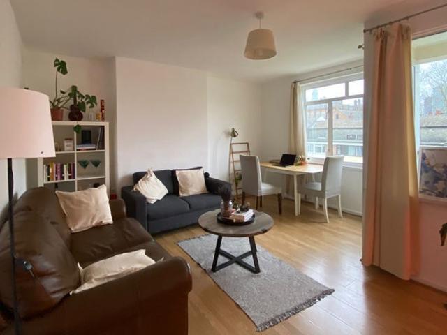 Room at Ramsey Street, Greater London