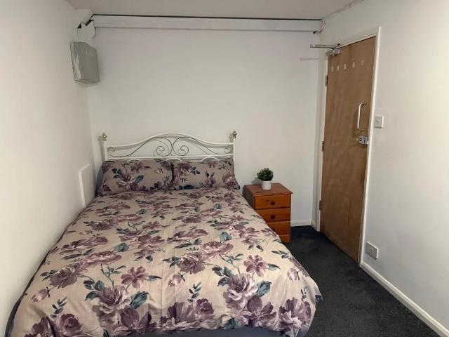 Room at Ramsons Avenue, Milton Keynes