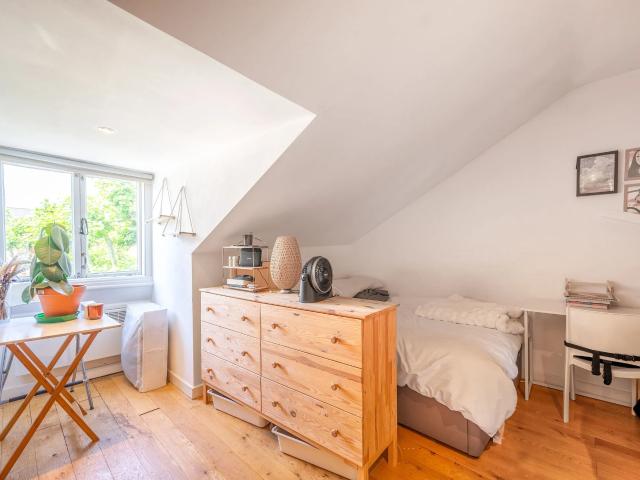 Room at Randolph Avenue, City of Westminster