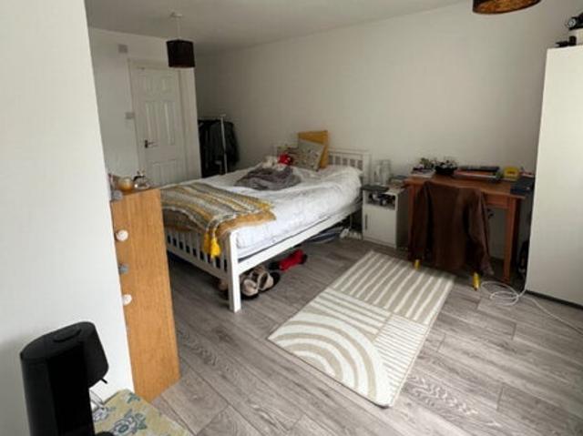 Room at Rantree Fold, Basildon