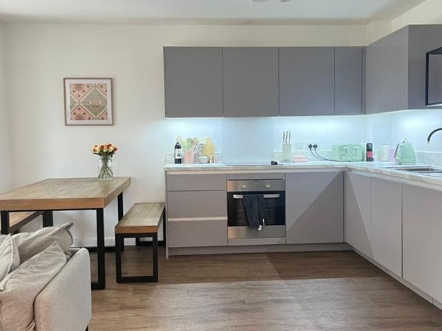 Room at Ratcliffe Cross Street, Greater London