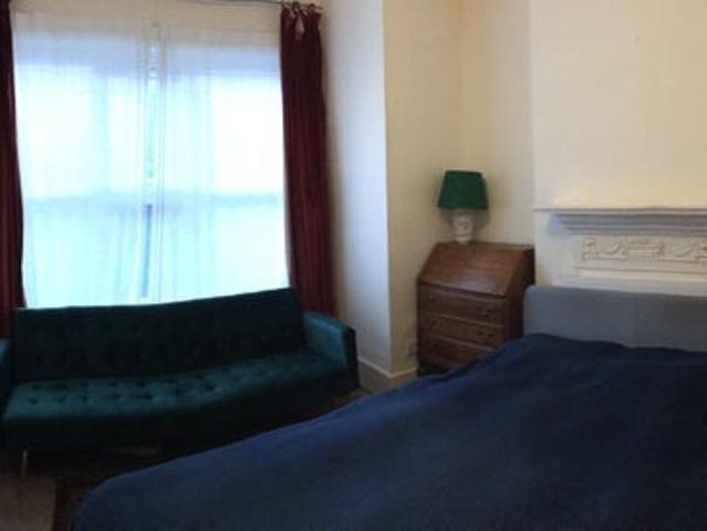 Room at Rathcoole Gardens, Greater London